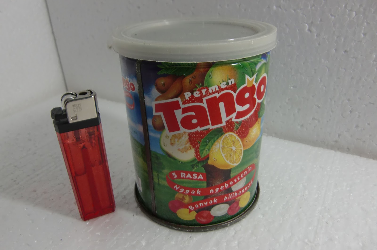 CILEGON ANTIK: Kaleng Permen Tango