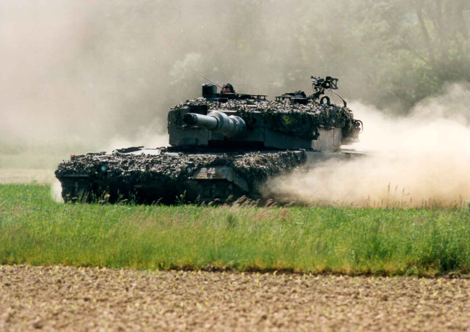 Garuda Militer: Imparsial Pertanyakan Urgensi Pembelian Tank Leopard