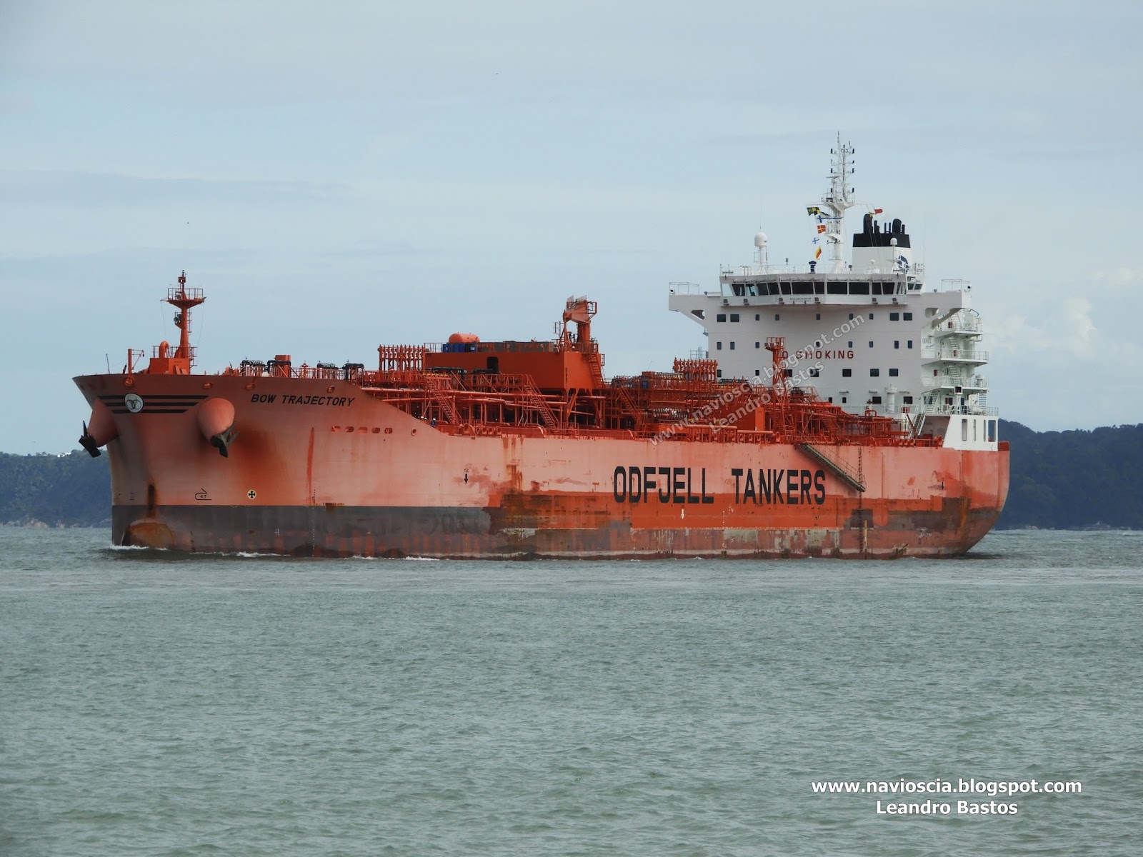 Navios de Santos & CIA: Navio BOW TRAJECTORY