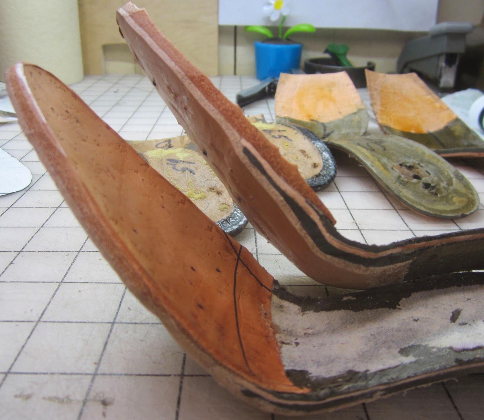 MI Shoe Making Craft: Shoe Making: Women's Custom Shank - Insole