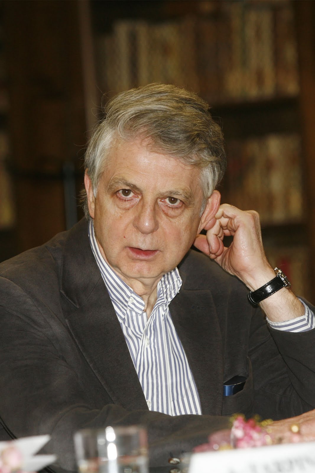 MOLTINPOESIA: CRITICAEnnio AbateCome si fa a fare «la poesia onesta ...