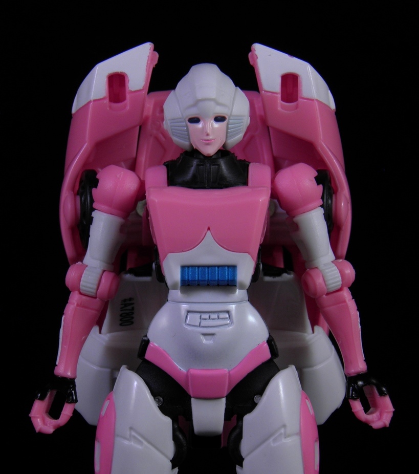 She's Fantastic: Transformers: Generations - ARCEE!