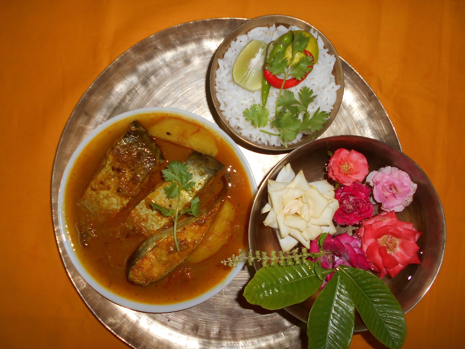 Paramita's Kitchen: Aloo Diye Boal Macher Simple Jhol / Simple Boal ...