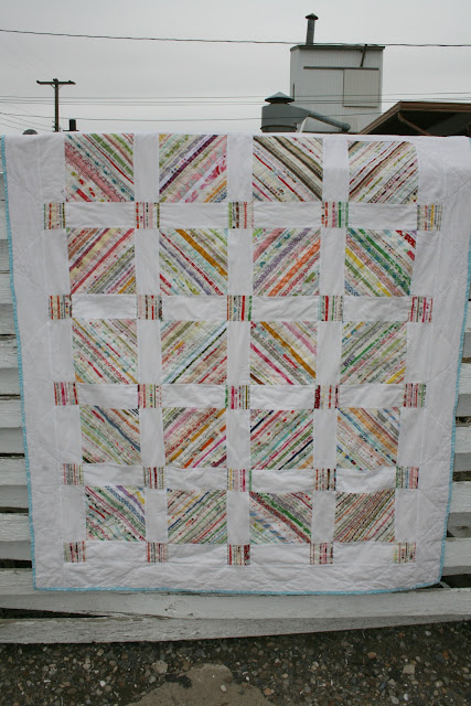 THE QUILT BARN: Scrappy Edge Free Quilt Pattern Tutorial