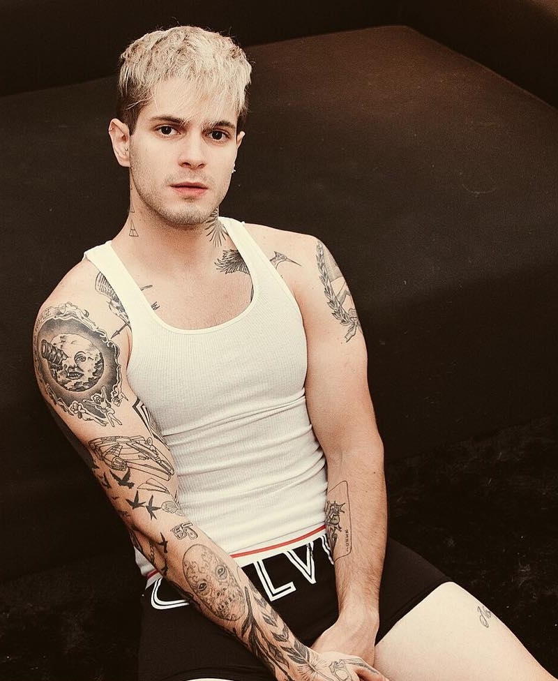 The Royal Secrets: Federico Devito em ensaio sensual