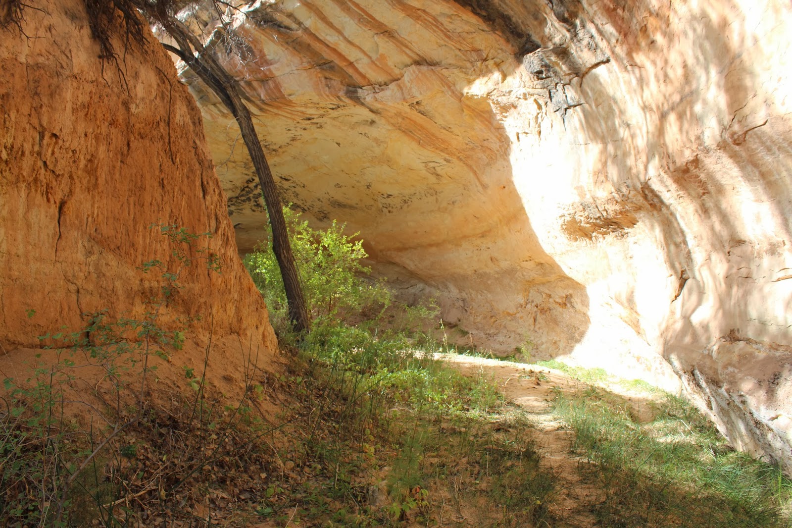 gjhikes.com: Split Level Ruin