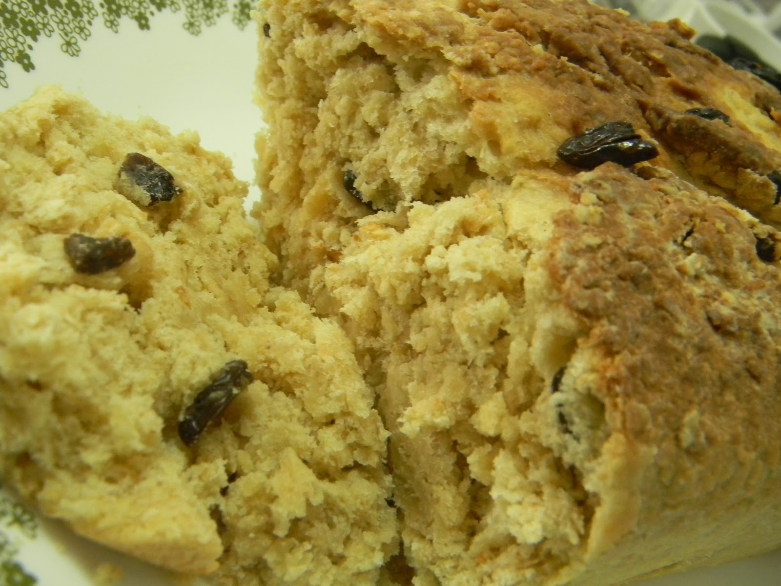Apple.luv.Cinnamon: RAISIN OATMEAL LOAF BREAD