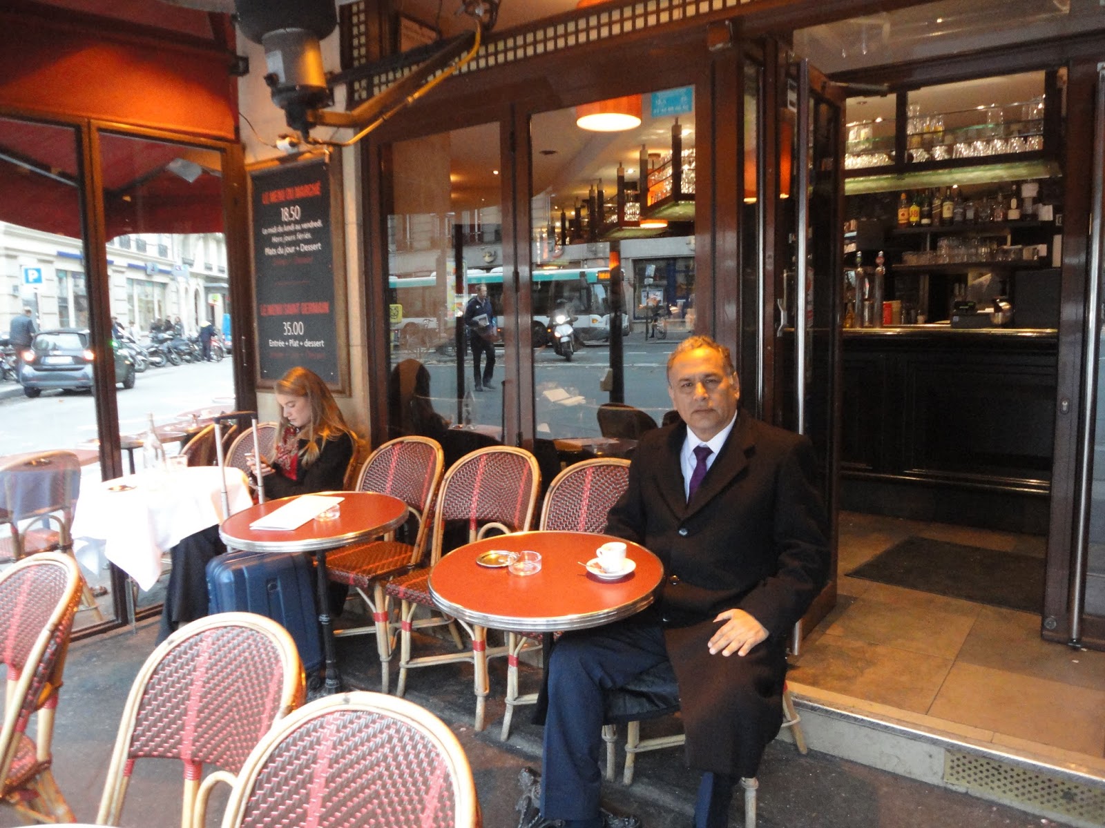 FAUSTINO BERAUN BARRANTES: UNA CAFETERIA TRADICIONAL EN PARIS, FRANCIA