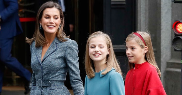 The Royal Children: Spanish RF: Princess Leonor reads in public for the ...