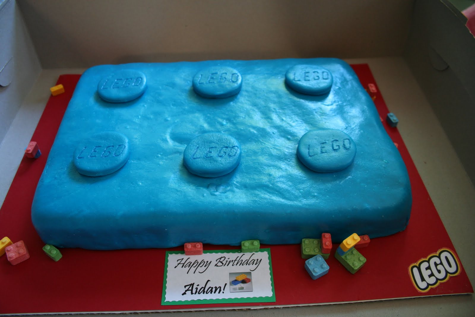 Lynella Vanilla: Lego cake