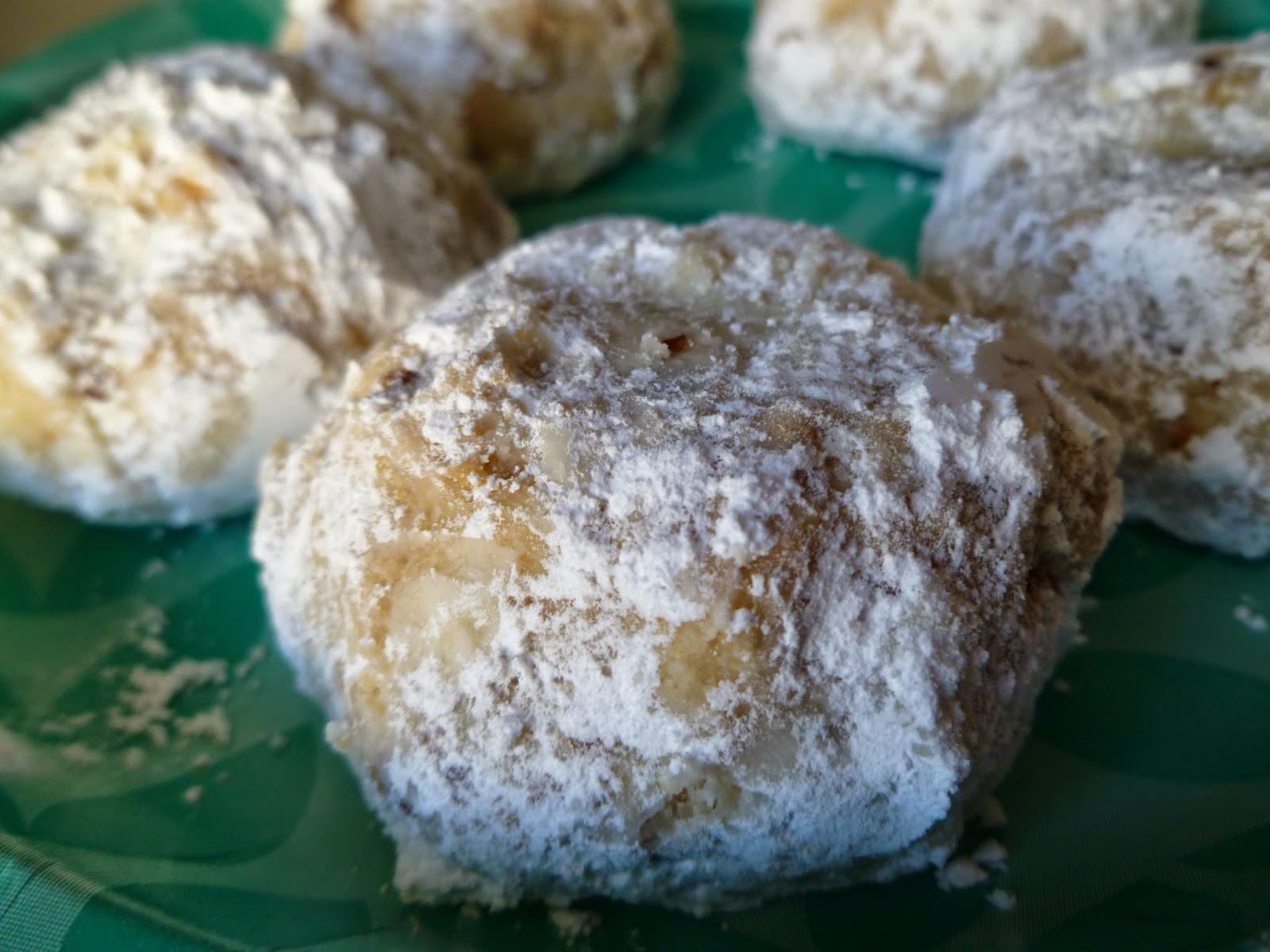 The Pastry Chef's Baking: Stuffed Snowballs