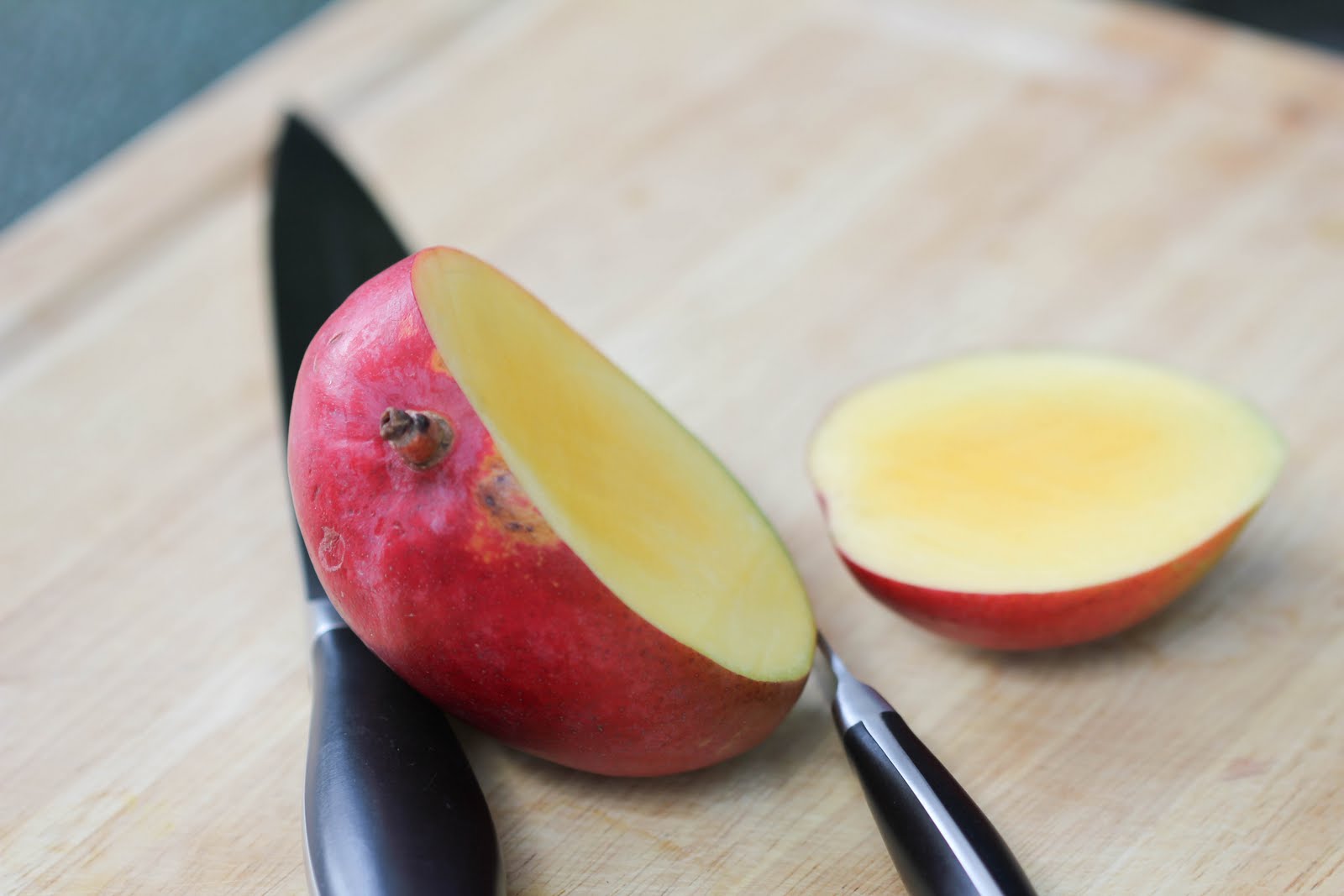 What's Cookin' with Mary?: How to Chop a Mango