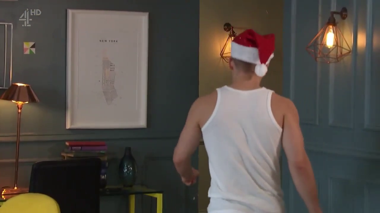 Hollyoaks off the Charts: Parry Glasspool in his boxers (Red)