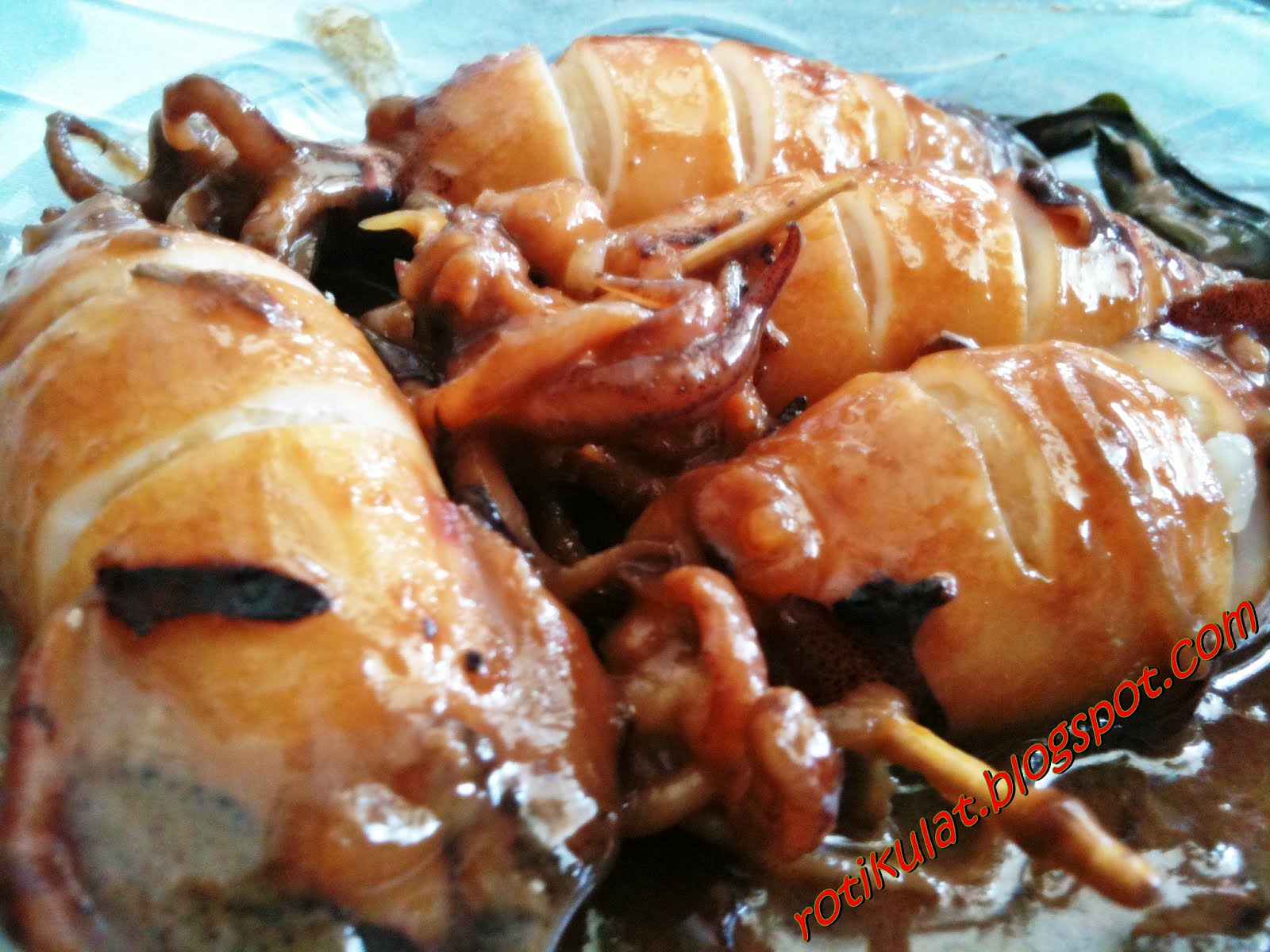 ROTI KULAT: ketupat sotong emak + kue teaw bandung..