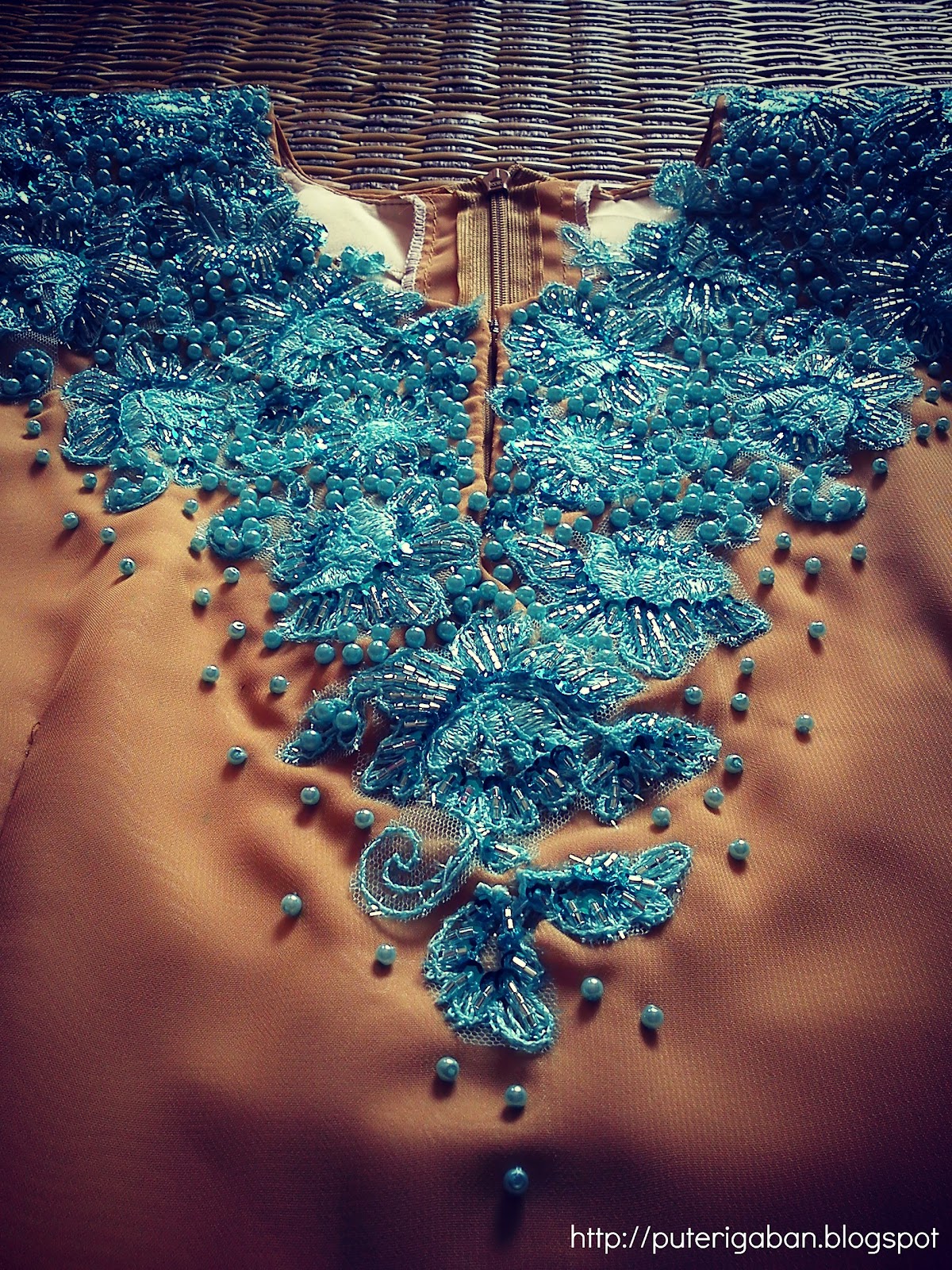 Nursaila Norman: DIY : Lace and Beads (Baju Resepsi)