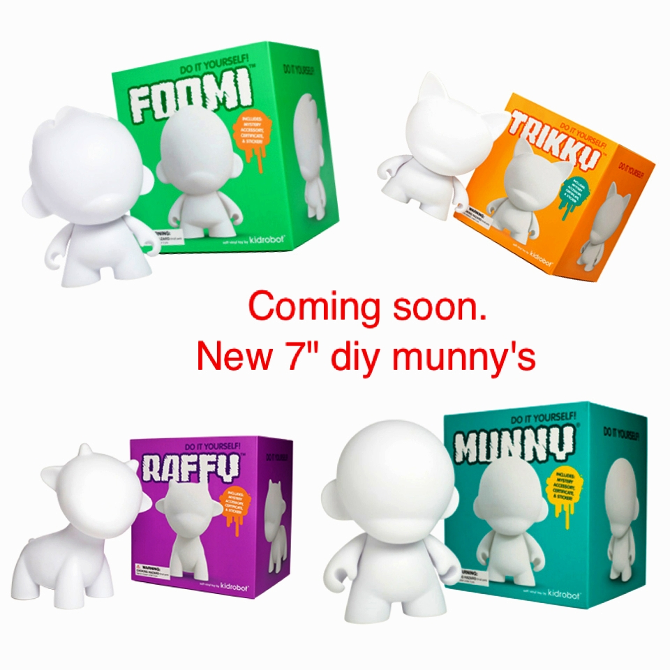 ToiToy: Kidrobot releases new size DIY Munny toys.