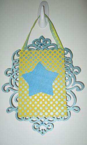 Yellow Circle: Hanging Post-it Note Memo Board