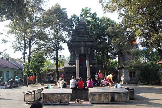 Derry Christian: Goa Maria Gereja Hati Kudus Yesus Ganjuran di Jogja