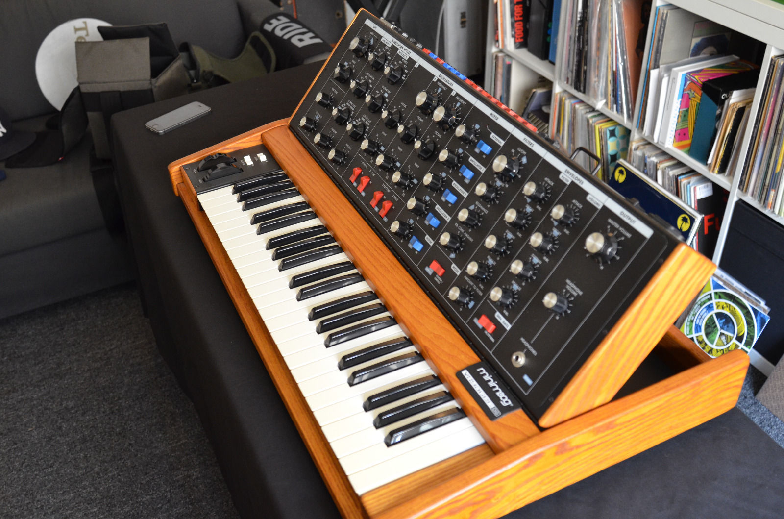 MATRIXSYNTH: Moog Minimoog Voyager Old School Keyboard Synthesizer SN ...