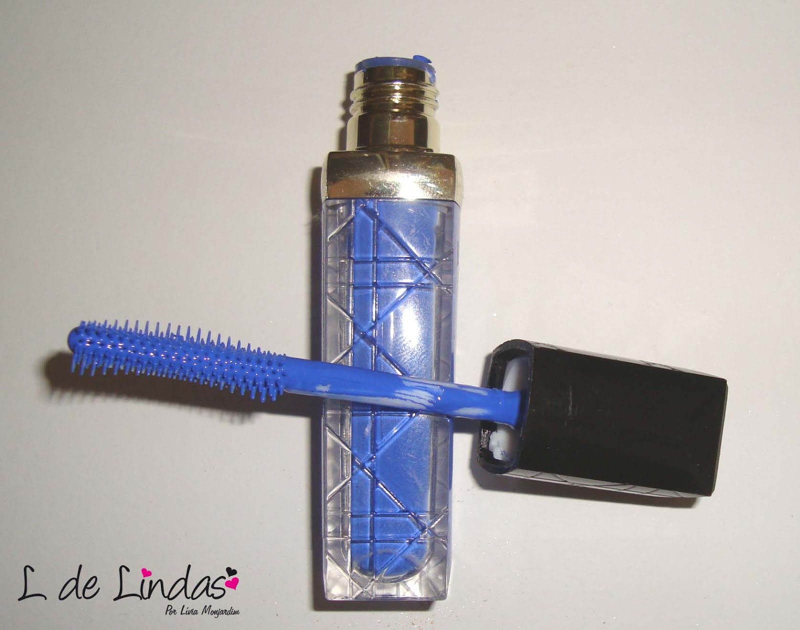 .: Passo a passo: Make cinza com prata... e rímel azul!!