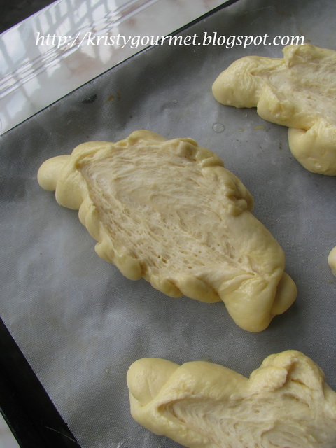 Taiwanese Luo Song Bread 芝士口味的台湾罗宋面包