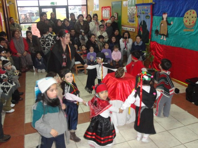 Refuerzan tradiciones mapuches en educación parvularia