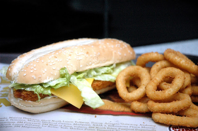 DUDE FOR FOOD: More Than the Usual: Meet the X-Tra Long Chicken Burger