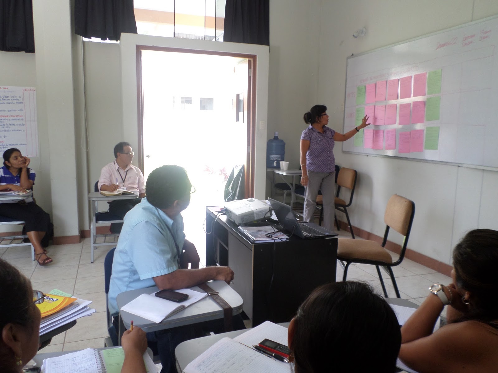 ALCIDES TORRES PAREDES: GESTIÓN ESCOLAR: nuevos desafíos