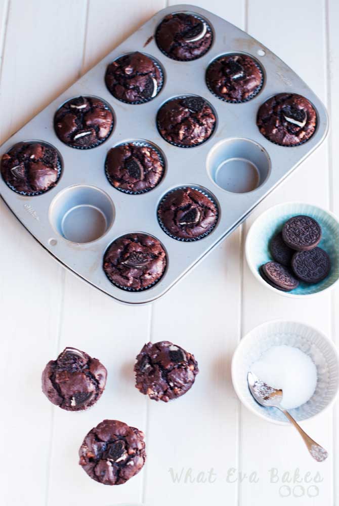 Muffins de chocolate y oreo | What Eva Bakes