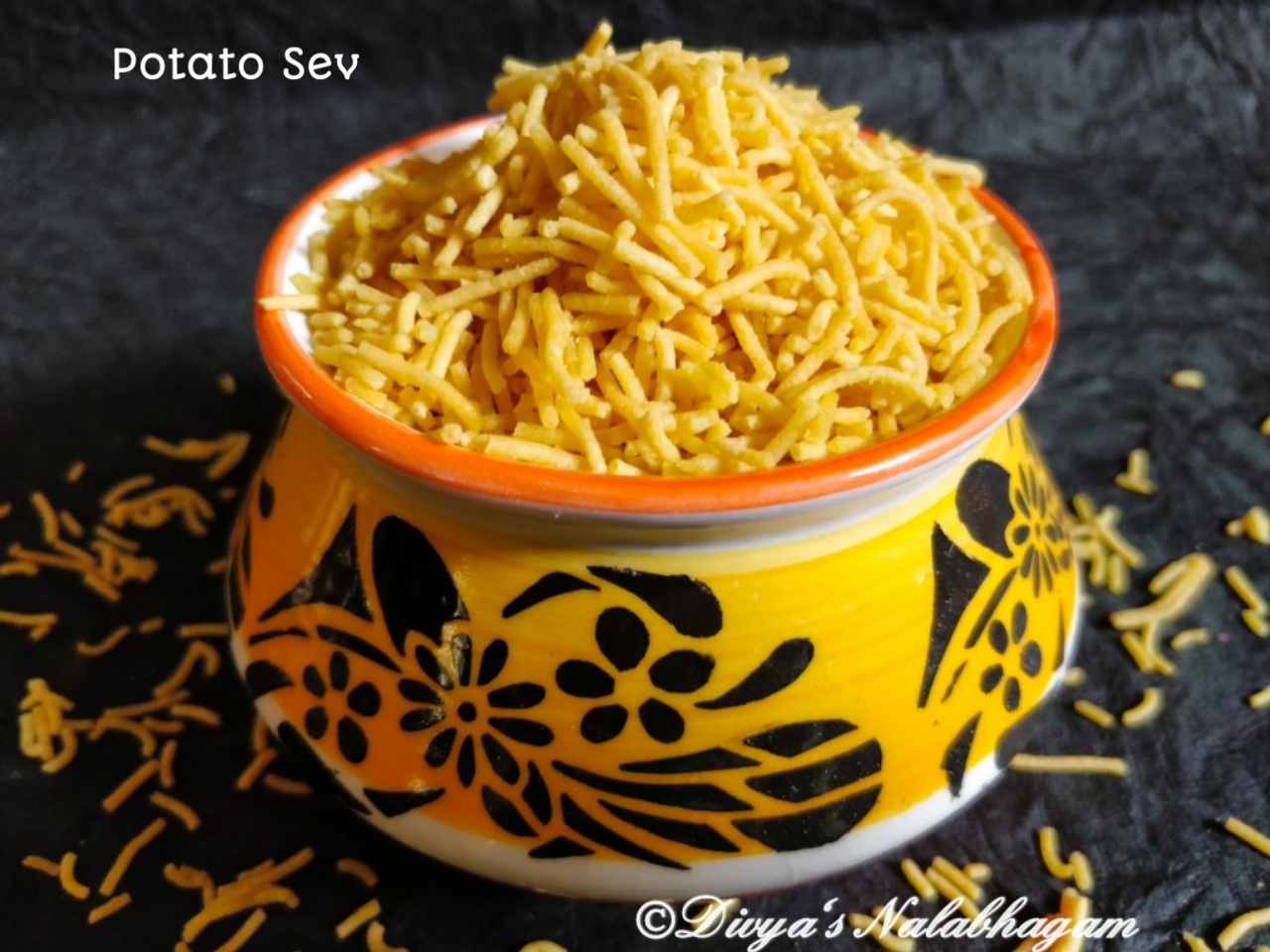 Potato Sev | Aloo Bhujia Namkeen - Divya's Nalabhagam