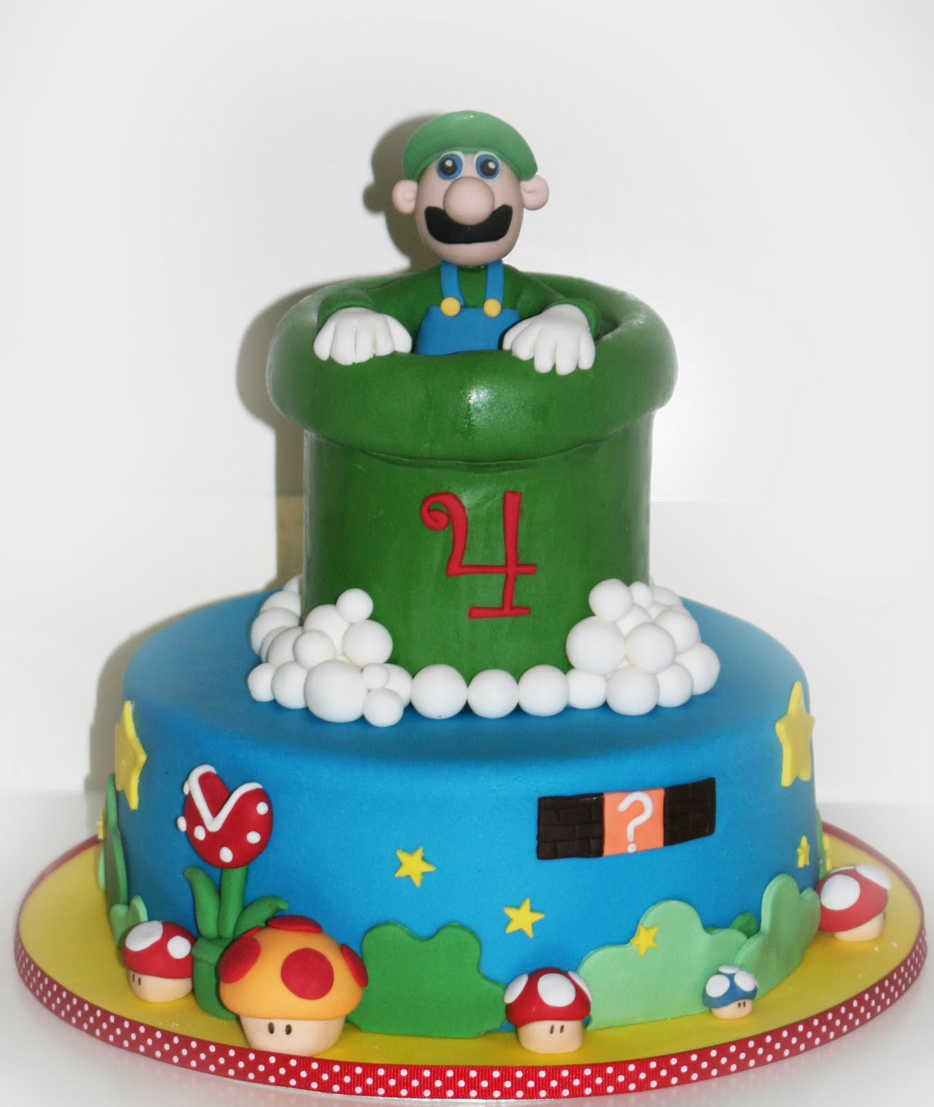 CRAVINGS cakes cupcakes and cookies: Super LUIGI Cake... what a nice ...