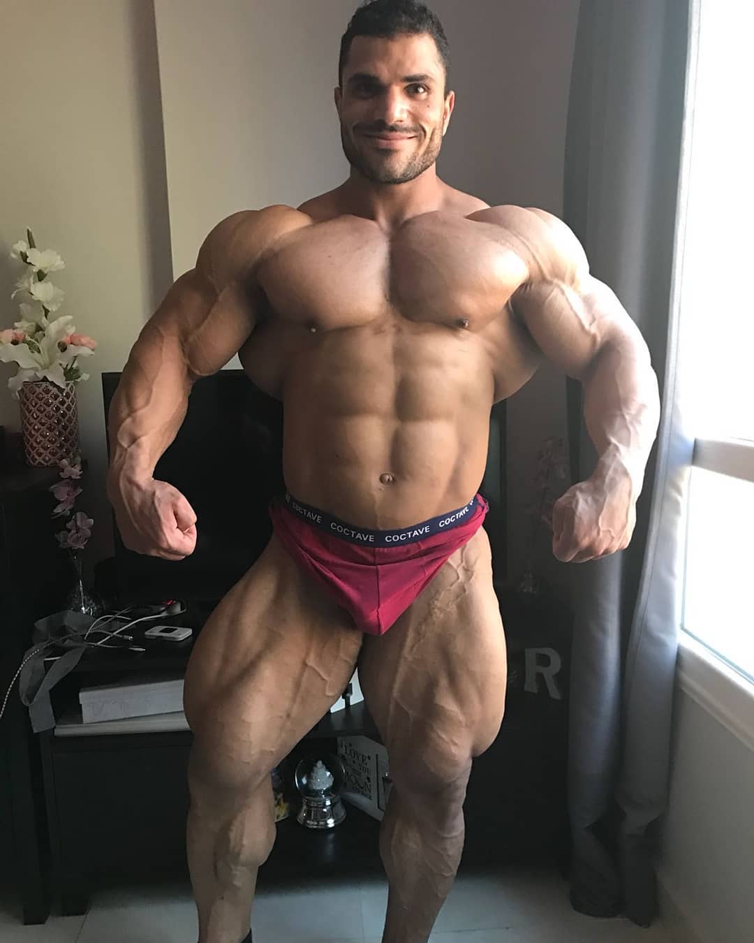 Muscle Lover: Egyptian IFBB Pro bodybuilder Hassan Mostafa (2)