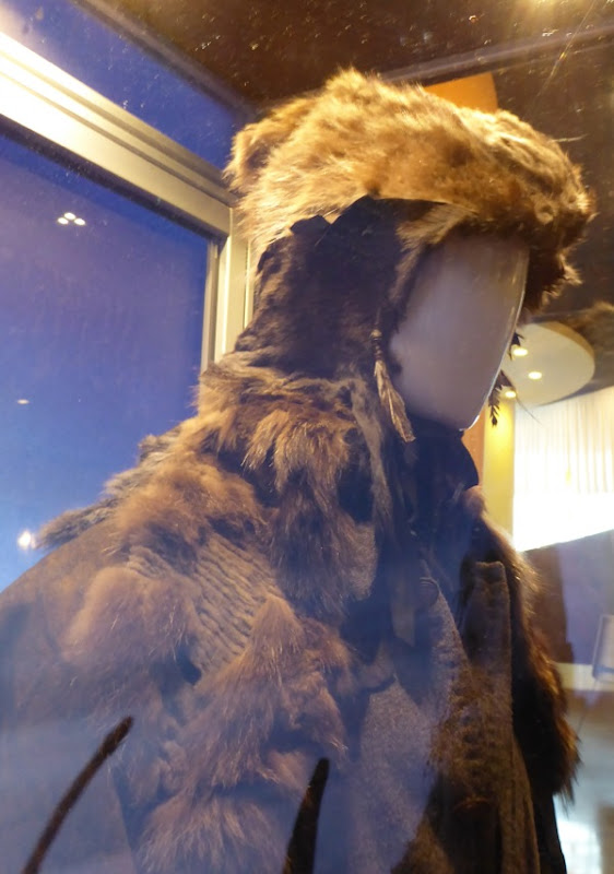 Hollywood Movie Costumes and Props: Tom Hardy and Leonardo DiCaprio ...