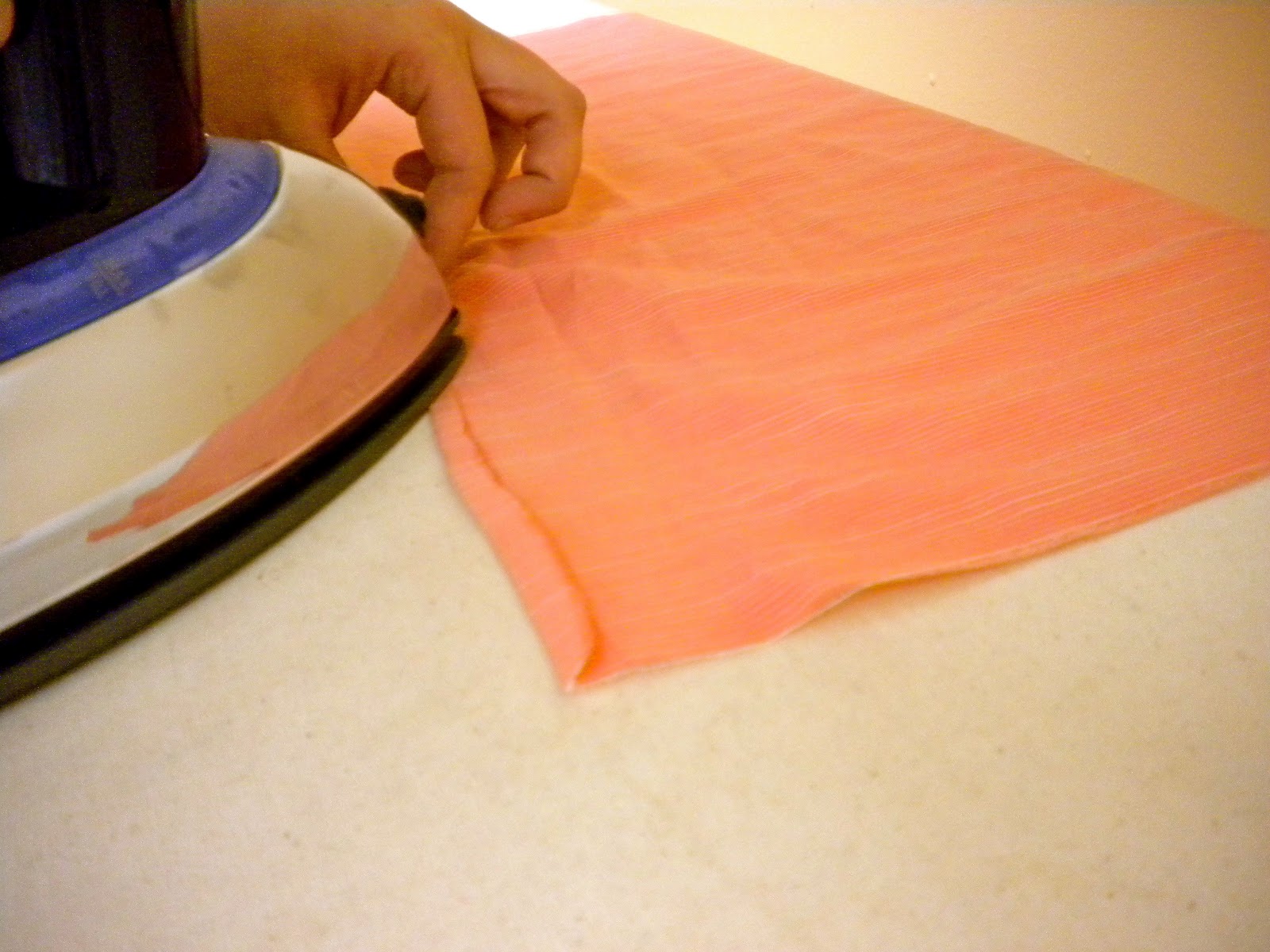 The Curvy Elle: DIY: Jaunty Summer Scarf