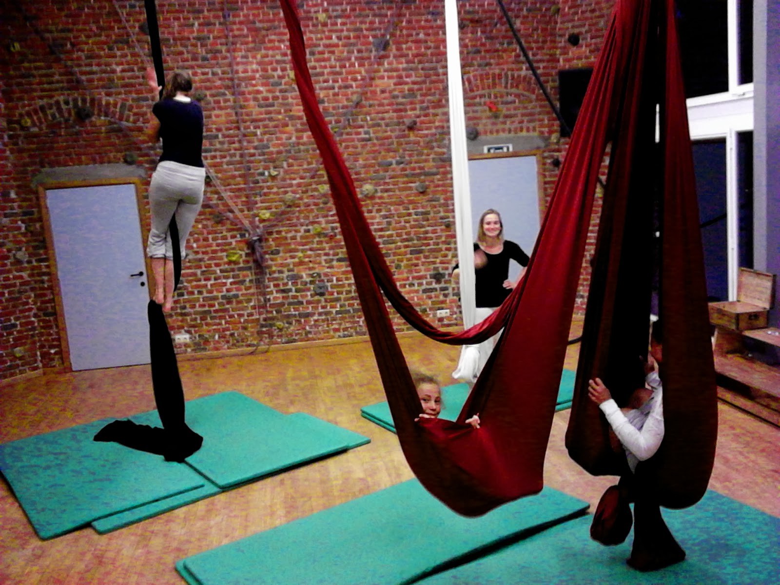 Cours de tissu acrobatique
