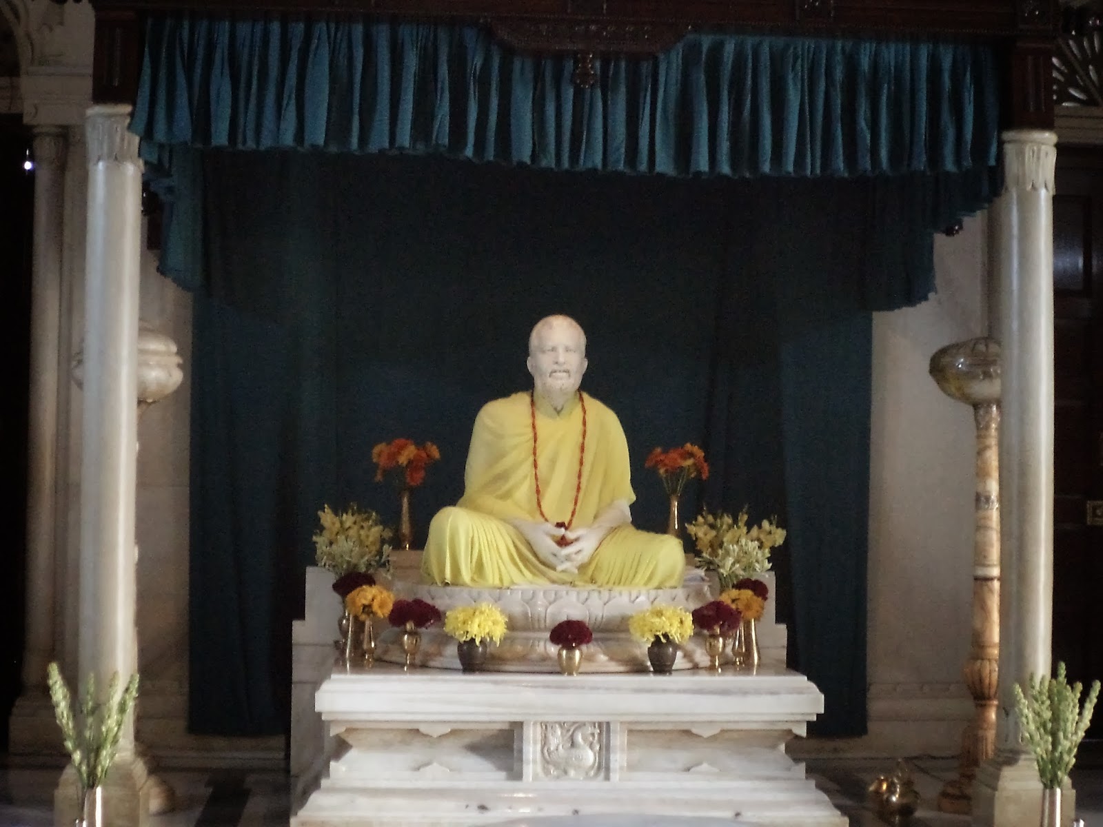 Spiritual Guide For All: BELUR MATH TEMPLES AND SHRINES (PHOTOS)