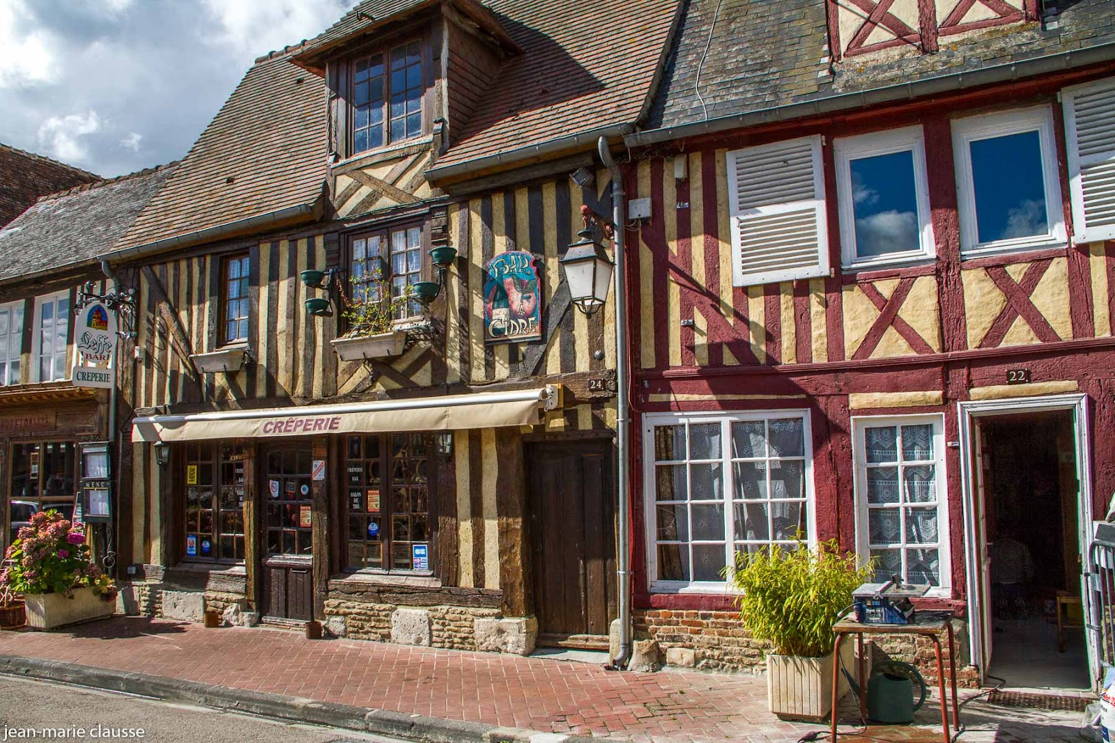 Découvrir la France en photos: 6 - BEUVRON EN AUGE. (Calvados - 14)