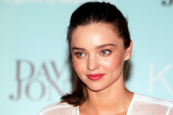 Hairstyle Photo: Miranda Kerr Ponytail Hairstyle Lookbook