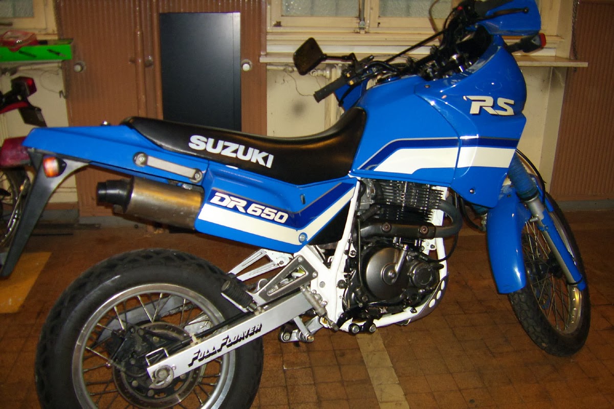 Self Moto Rhin: Suzuki DR 650 RS