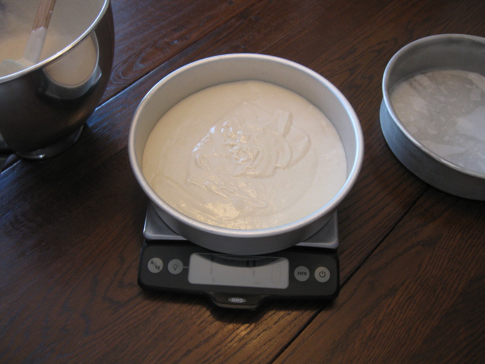 Baking Outside the Box: Baking 101: Getting Even Cake Layers