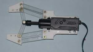 DESK OF INVENTOR: Gripper Mechanism