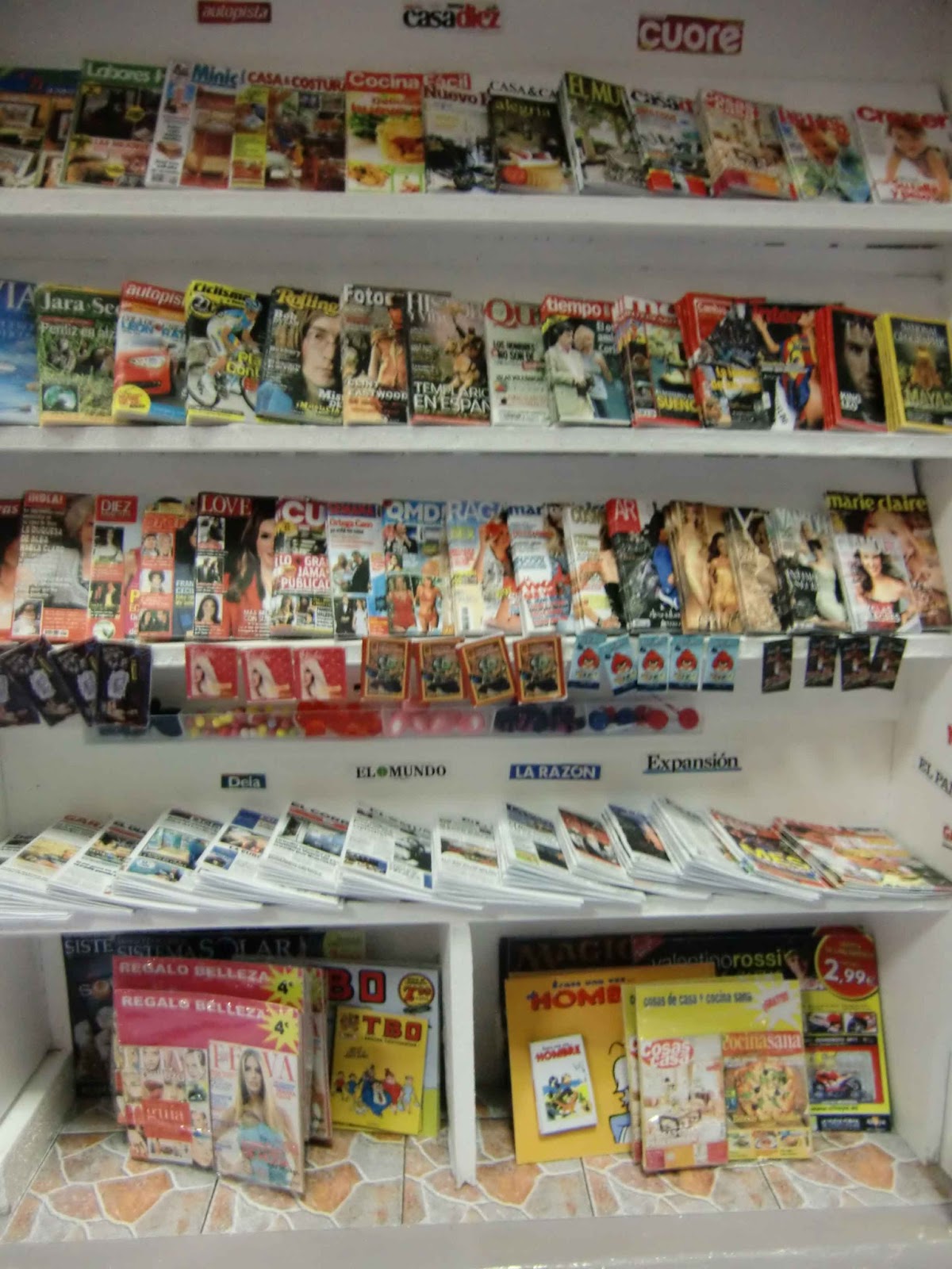 Minicosas-Minicasas: 11-Kiosko de Prensa