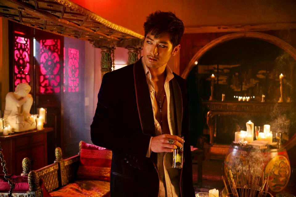 Magnus Bane in The Mortal Instruments ~ How to Dress Like Them