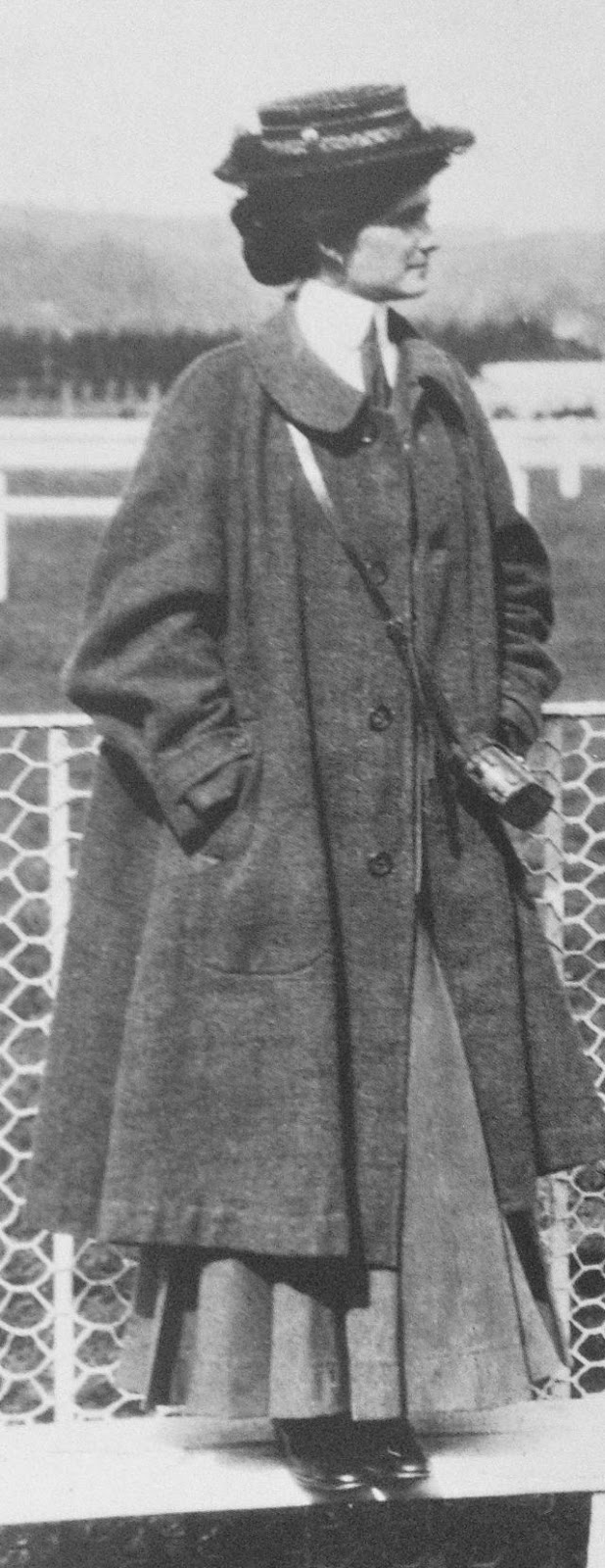 26 Classy and Fabulous Photos of a Young Coco Chanel in the 1910s and ...