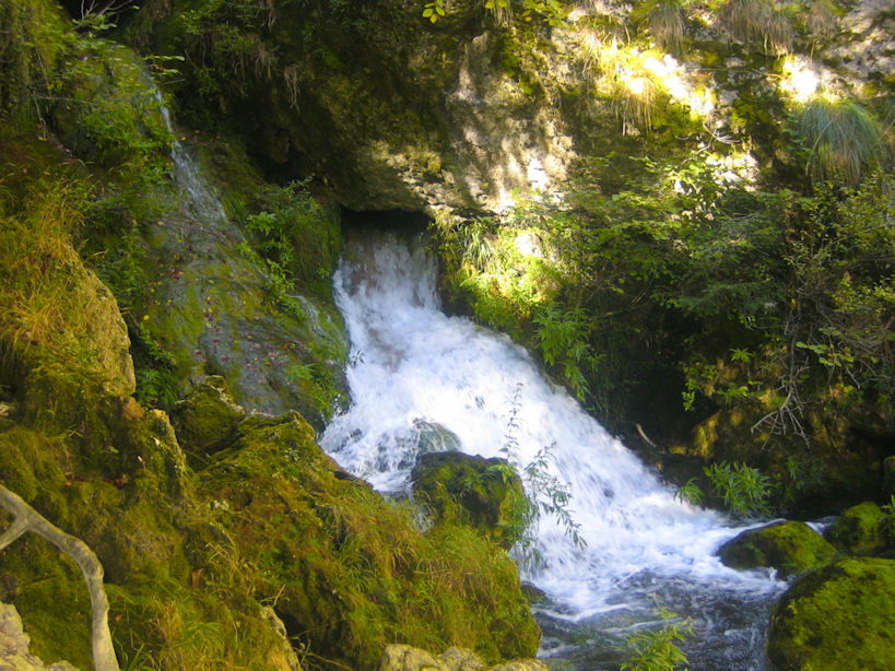 PITXILINDRAINAS: Nacimiento del río Urederra