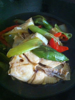Passion to Cook: Braised Fermented Black Bean Leather Jacket Fish with Leek