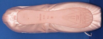 The Dance Scene: Pointe shoes 101