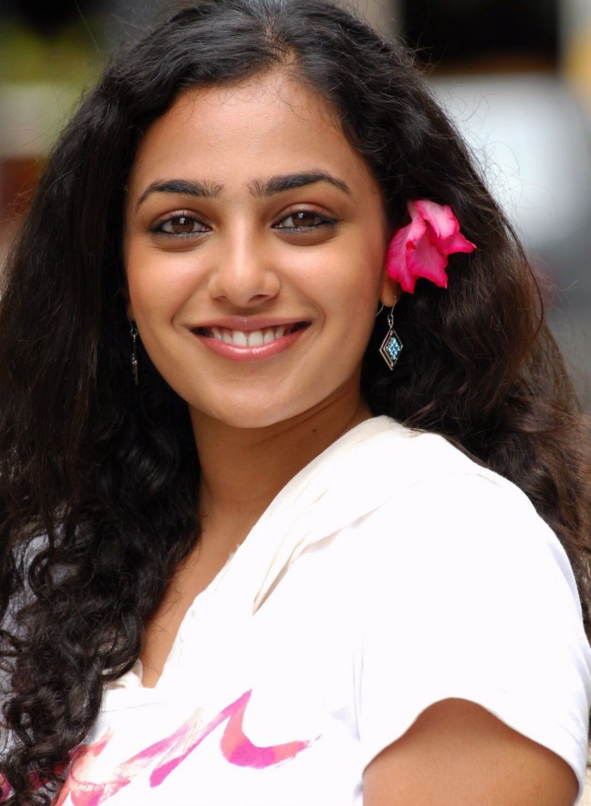 Nithya Menon Latest Stills Cute Photo Gallery,Wallpapers |Beautiful ...