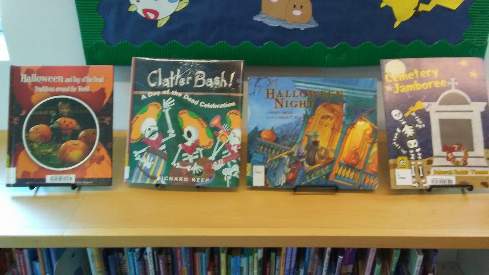 Stanaker Neighborhood Library: October 2017