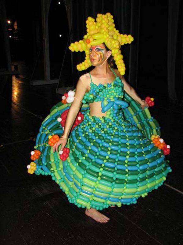 Photo Album: Most Bizarre Prom Dresses of All Time